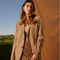 KINESSENCES COLOR · CAMPAIGN IMAGE 01 - KIN Cosmetics
